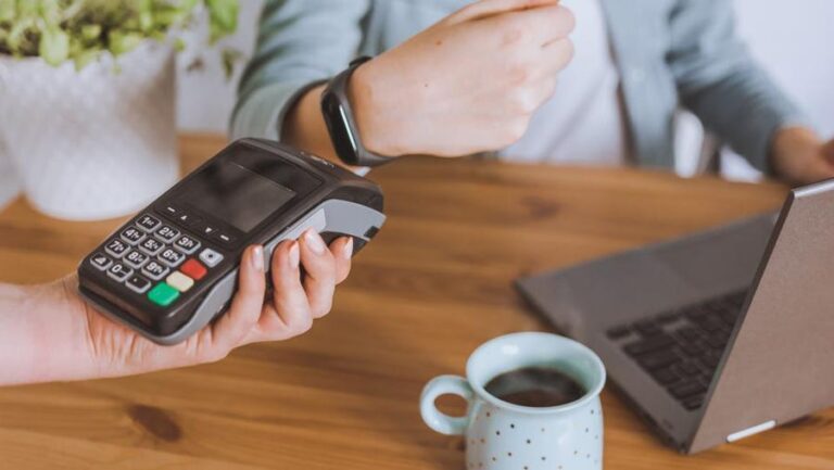 What are the Differences between Cash Register and POS System?